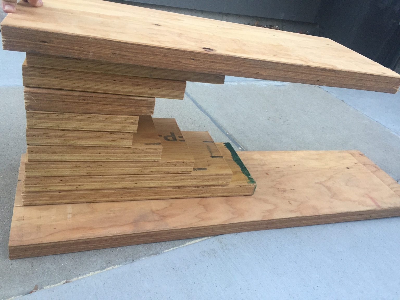 LVL Beam Inspired Table Design - EVstudio