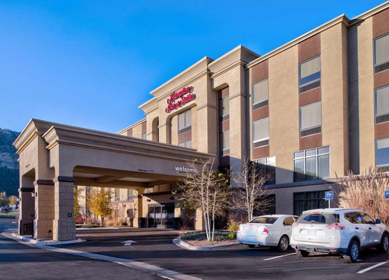 Hampton Inn & Suites - EVstudio