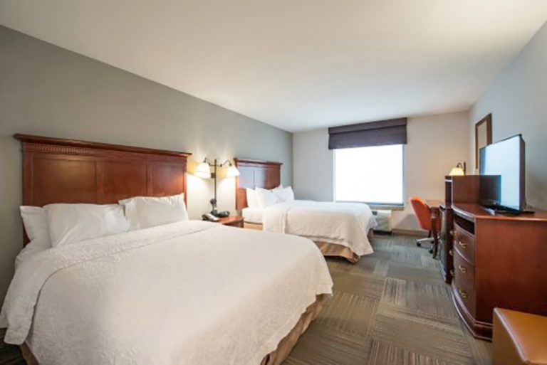 Hampton Inn & Suites - EVstudio