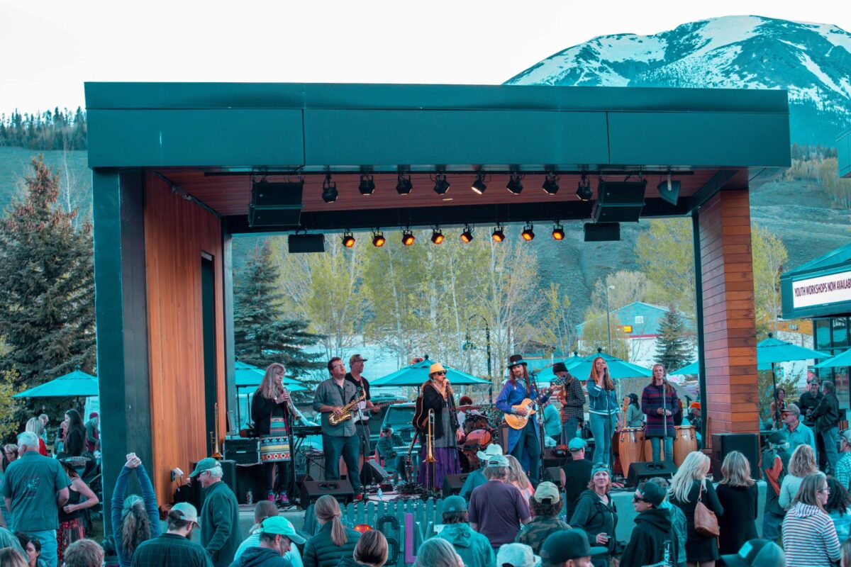 Outdoor Venue Stage Design - EVstudio