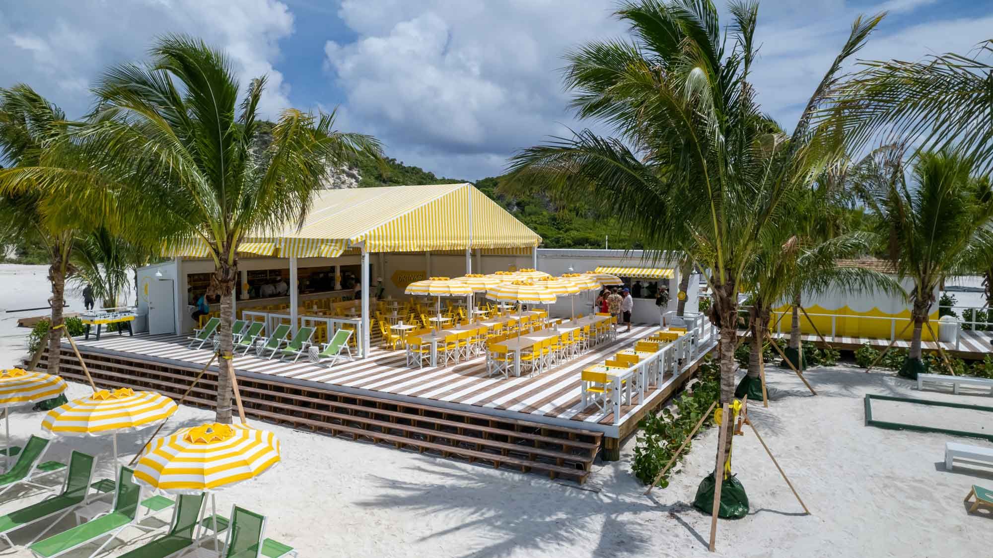 Coconut Club: A Modular Beachside Retreat in the Bahamas - EVstudio